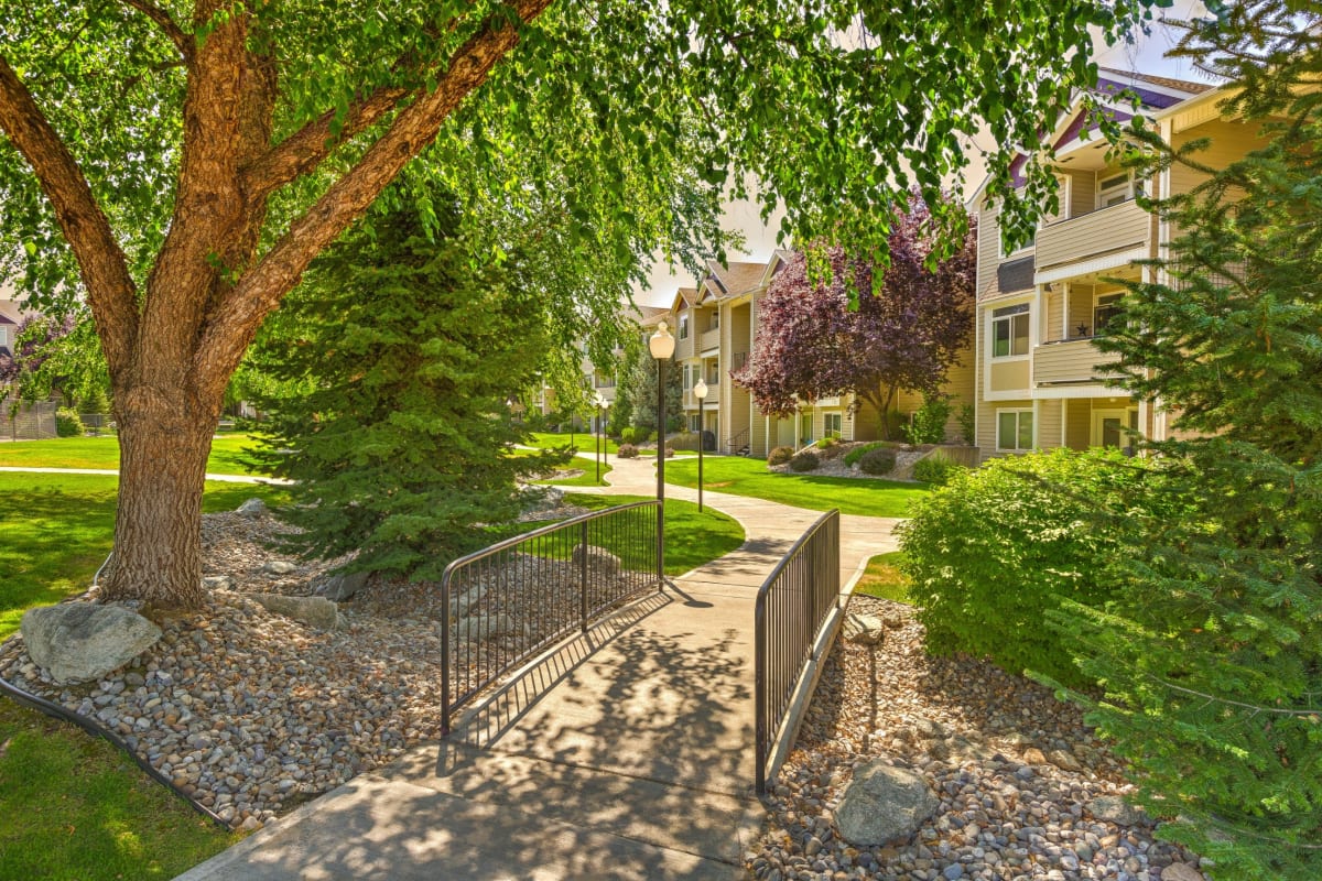 Photos and Video of Prairie Hills Apartments in Spokane, WA