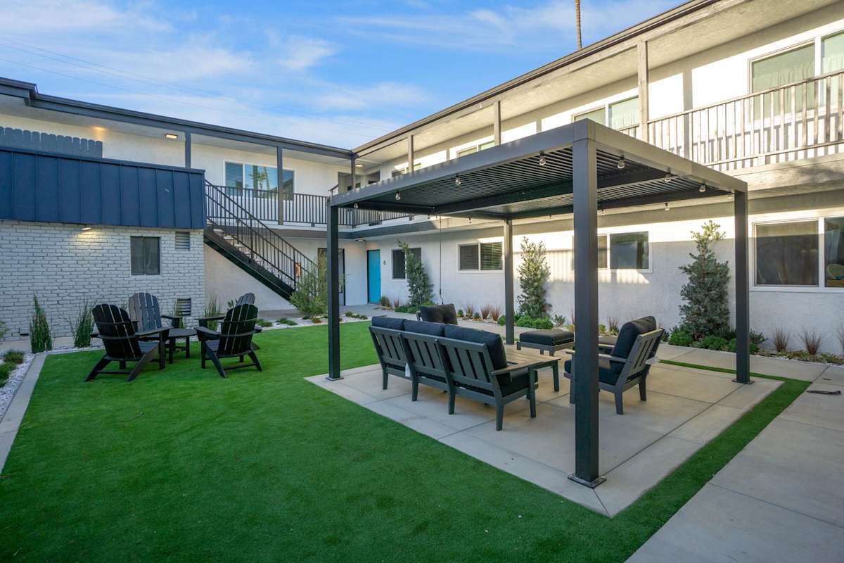 Apartments for Rent in Huntington Beach | Ocean Breeze Terrace