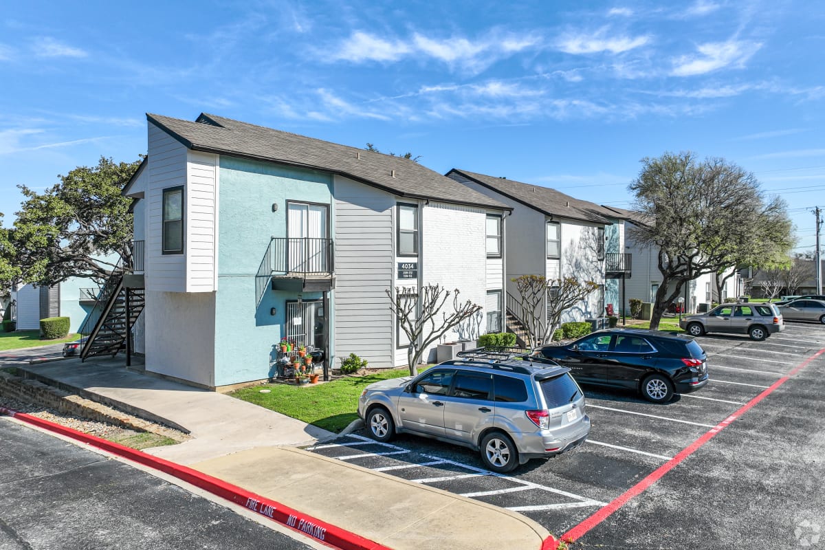 Apartments for Rent in Arlington, TX | Shadow Ridge