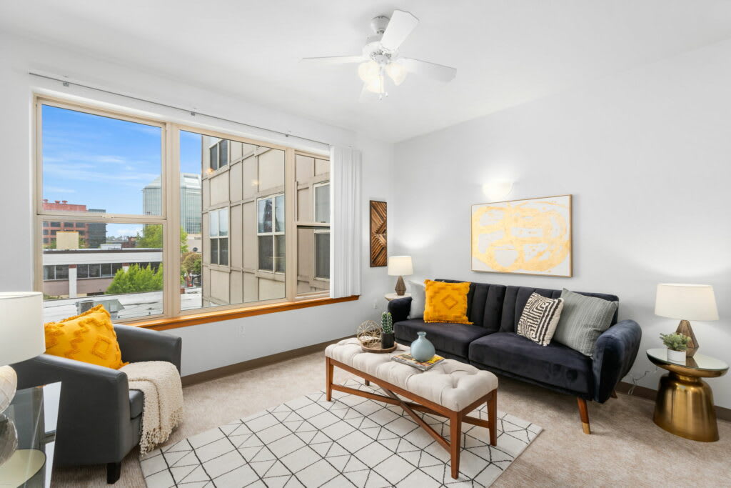 Property details for Fifth Avenue Place Apartments from Meritus ...