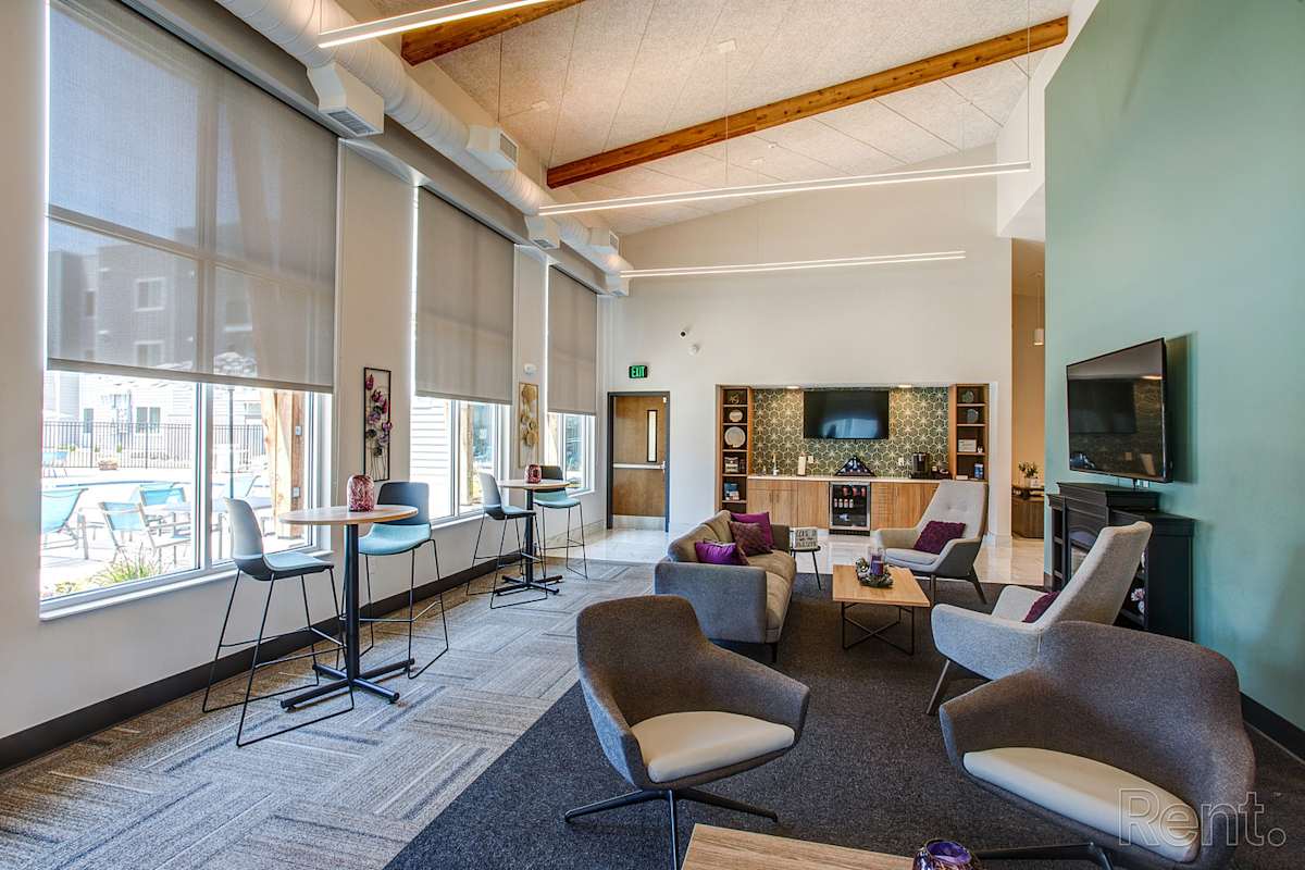 Apartments for Rent in Raymore, MO | Lofts at Fox Ridge