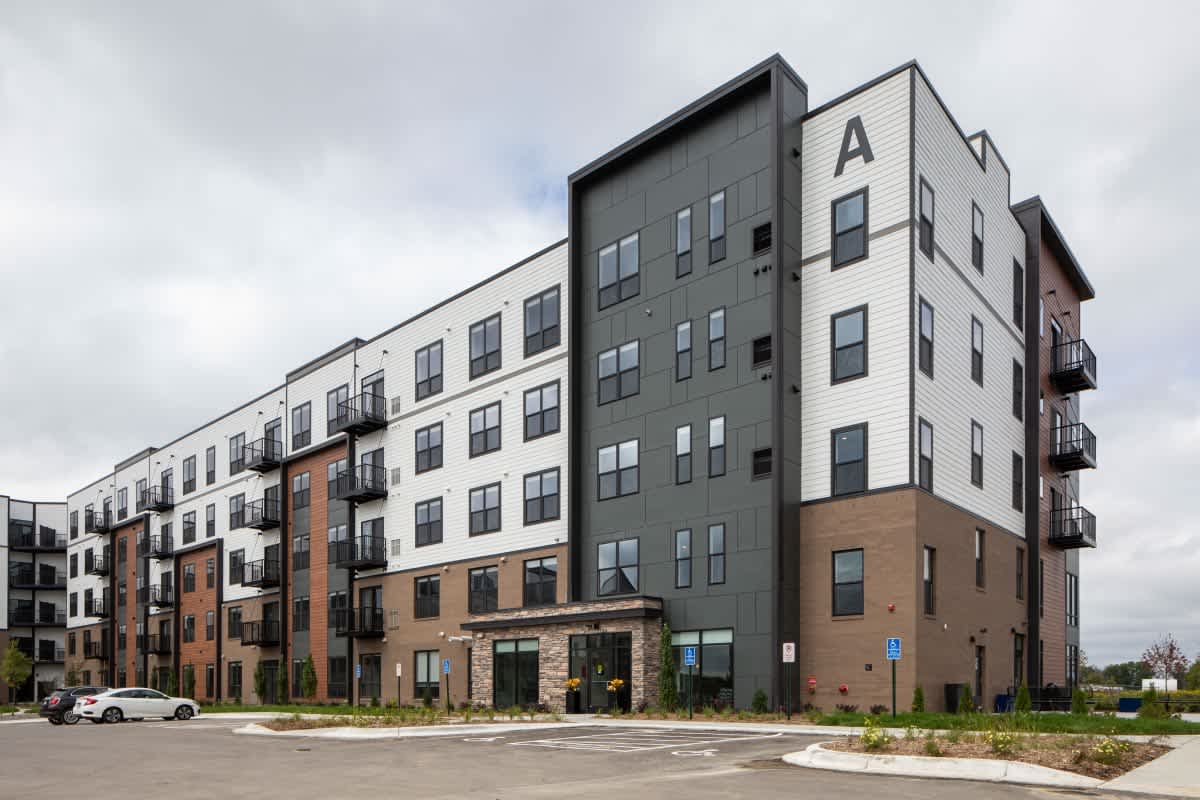 Maple Grove Apartments | The Edison at Maple Grove