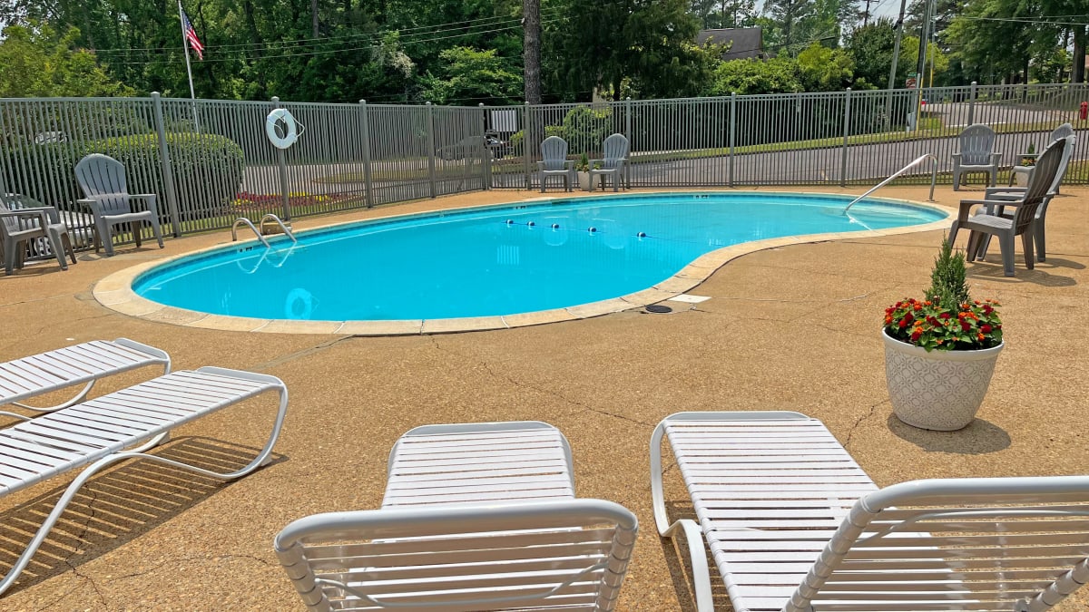 Photos and Video of Crestmont Manor in Northport, AL