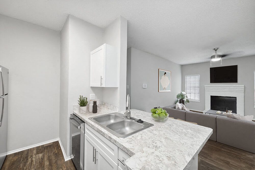 Photo Gallery | Heatherstone Apartments in Far North Dallas