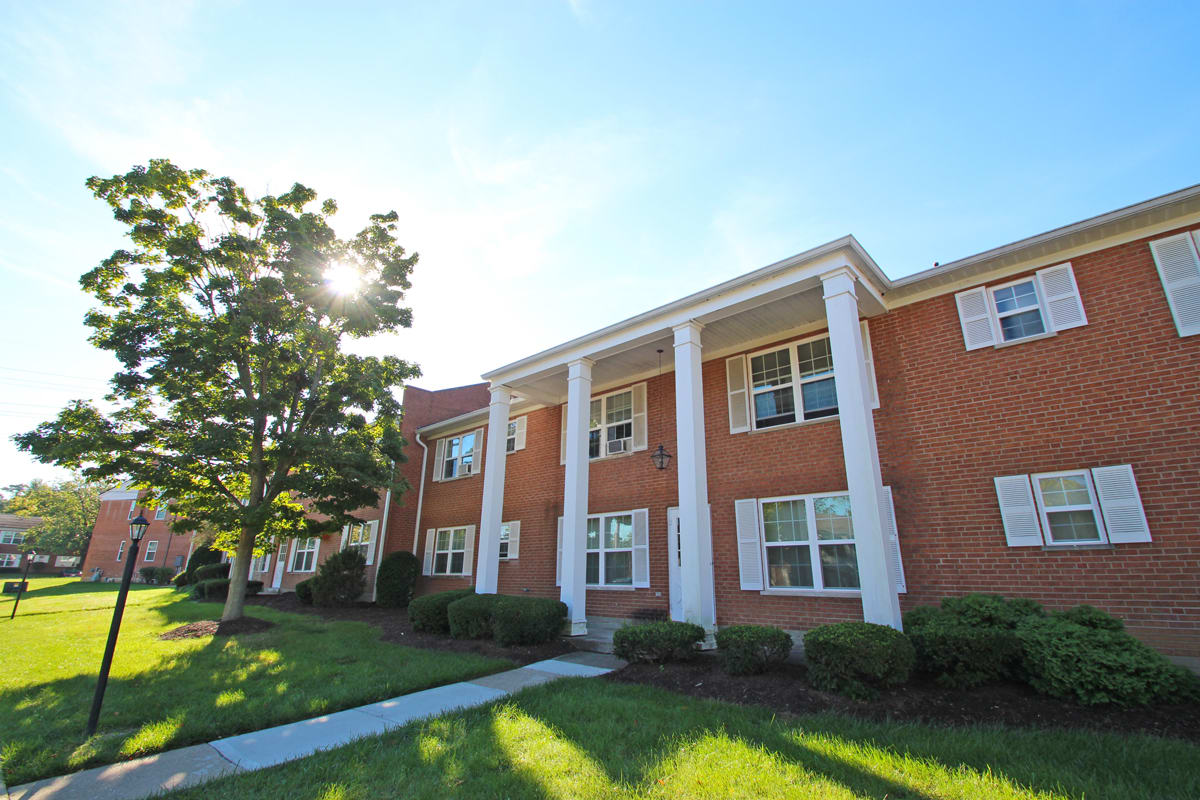 Compton Lake Apartments | Photo Gallery of Our Mt. Healthy, OH Apartments