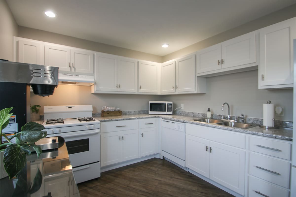 Compton Lake Apartments | Photo Gallery of Our Mt. Healthy, OH Apartments
