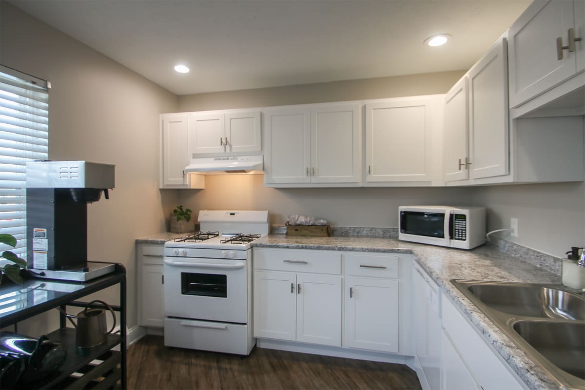 Compton Lake Apartments | Photo Gallery of Our Mt. Healthy, OH Apartments