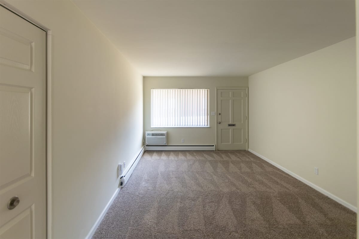 Colonial Ridge Apartments | Photo Gallery of Our Pleasant Ridge ...