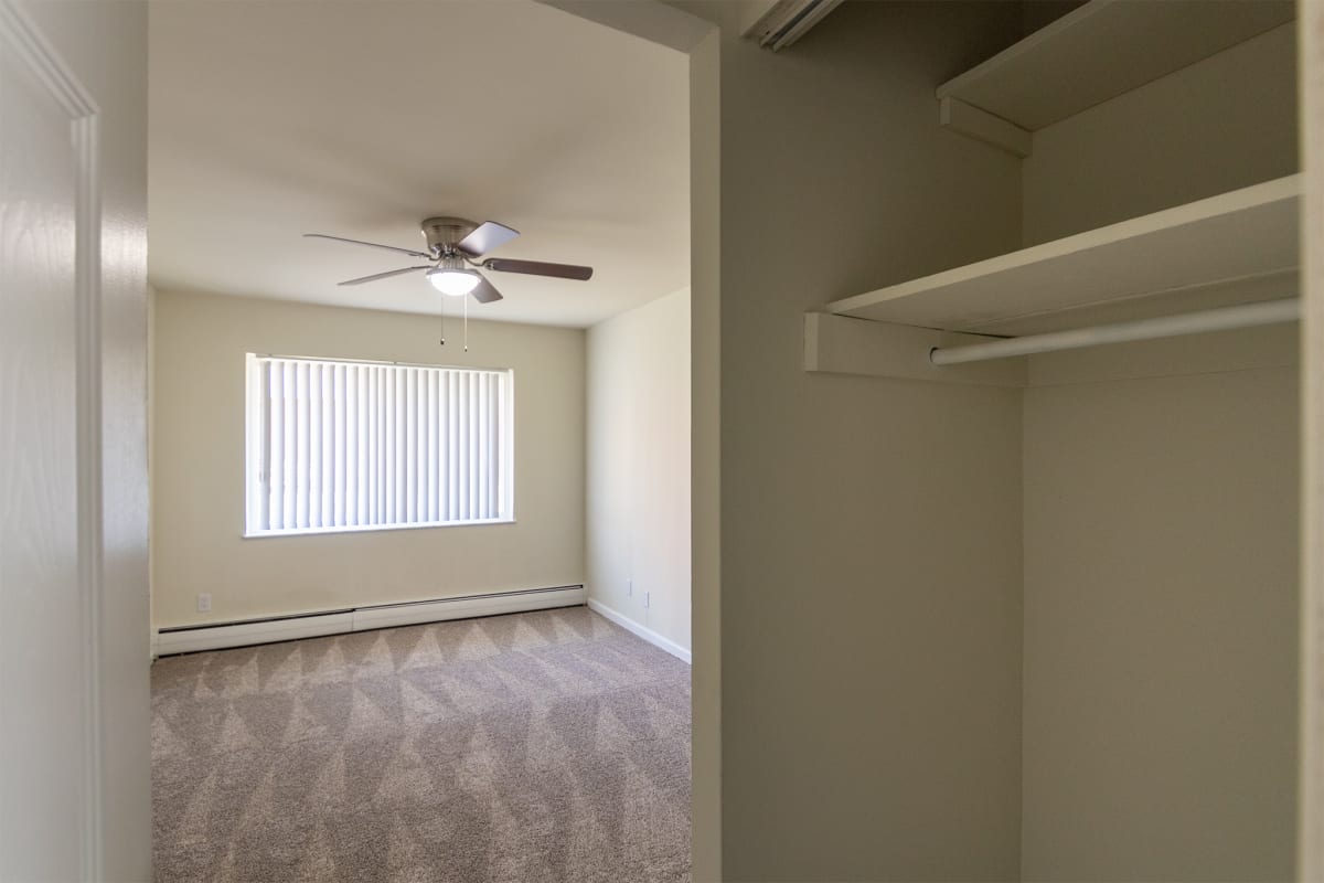 Colonial Ridge Apartments | Photo Gallery of Our Pleasant Ridge ...