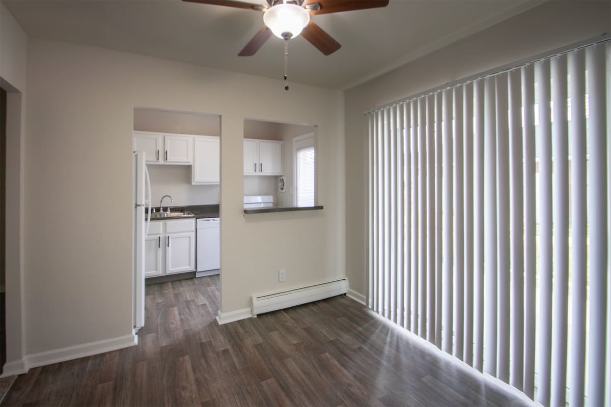 Colonial Ridge Apartments | Photo Gallery of Our Pleasant Ridge ...