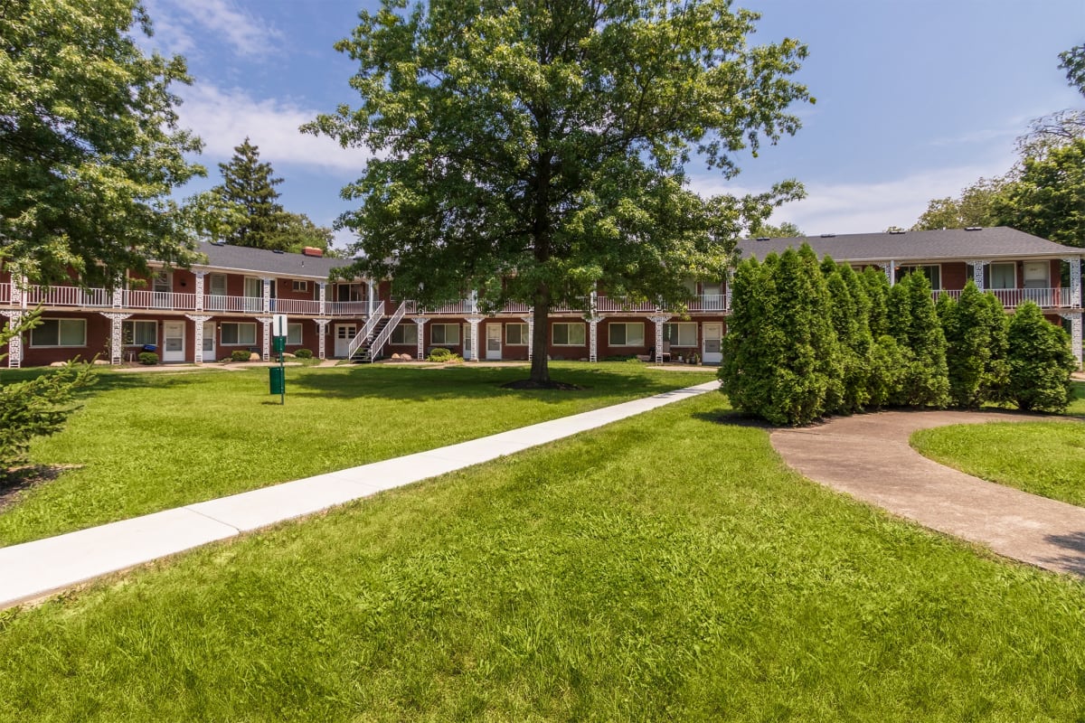 Colonial Ridge Apartments | Photo Gallery of Our Pleasant Ridge ...