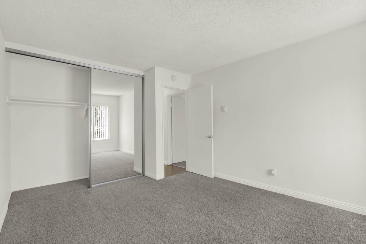 Apartments for Rent in South Bay Los Angeles Area | Willow Tree Apartments