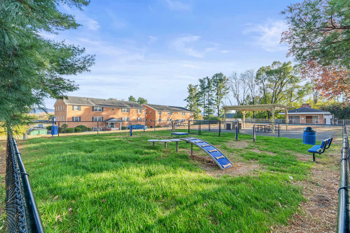 Photos and Video of Summercrest Apartments in Waynesboro, VA