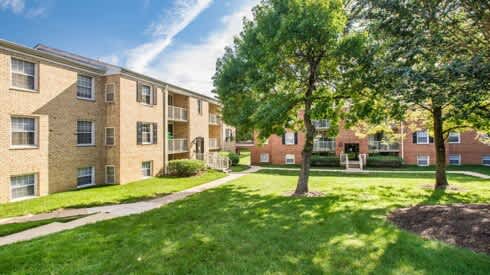 Photos and Video of Springfield Square in Springfield, VA