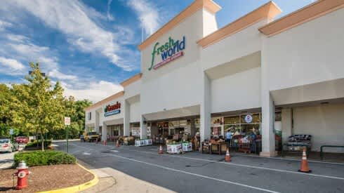 Photos and Video of Springfield Square in Springfield, VA