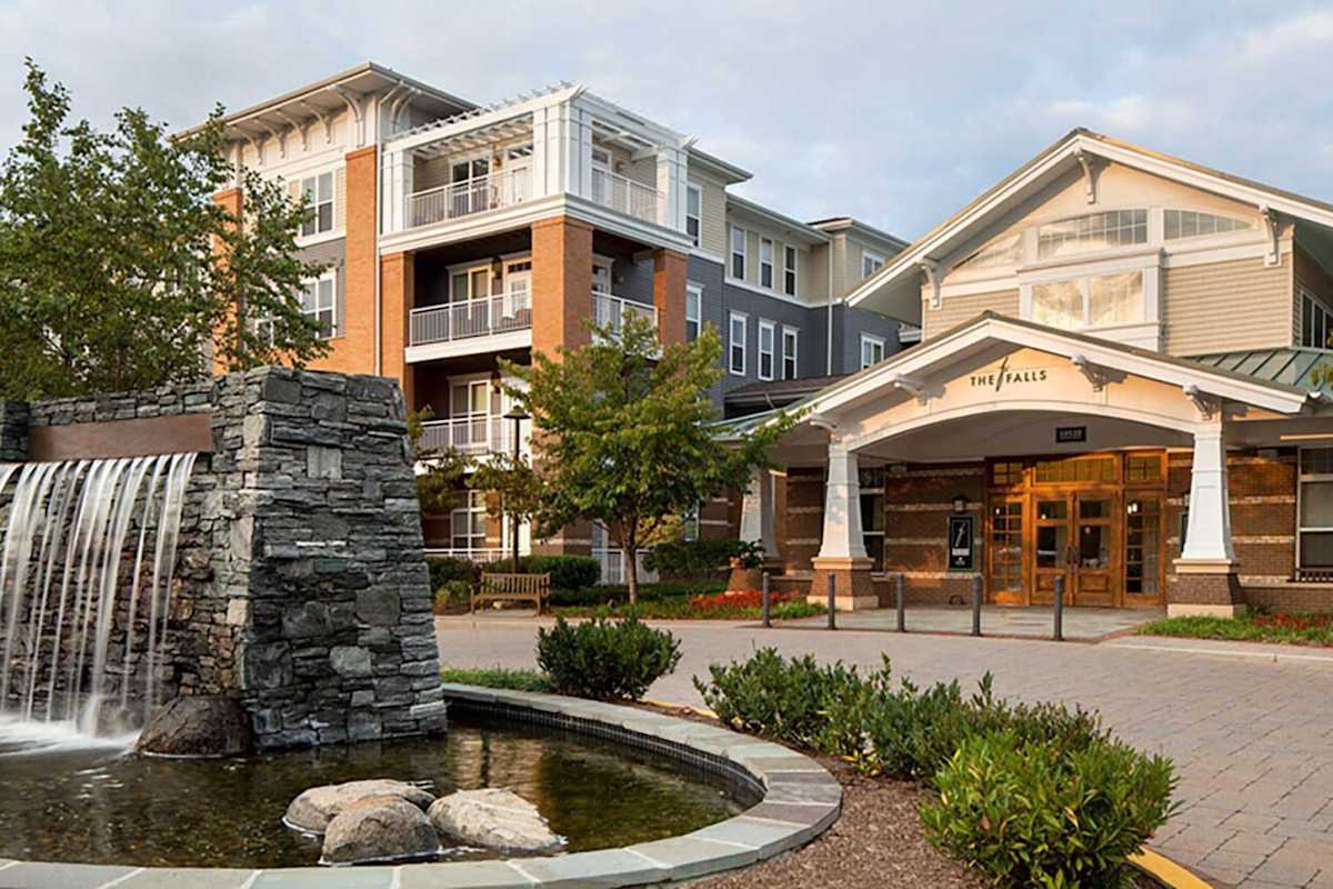 Photos and Video of The Falls at Flint Hill in Fairfax, VA