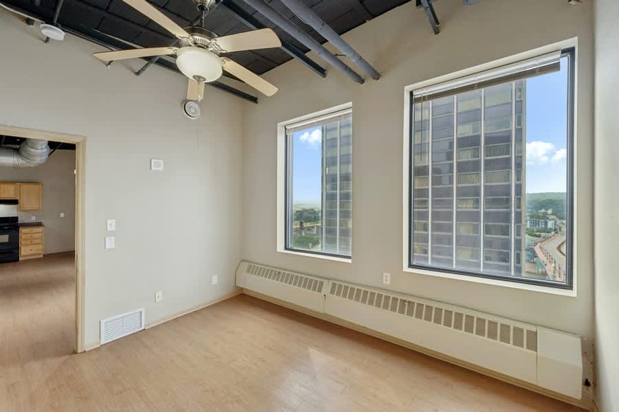 Photos and Video of Commerce Building Apartments in St. Paul, MN