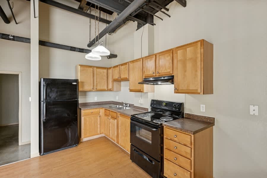 Photos and Video of Commerce Building Apartments in St. Paul, MN