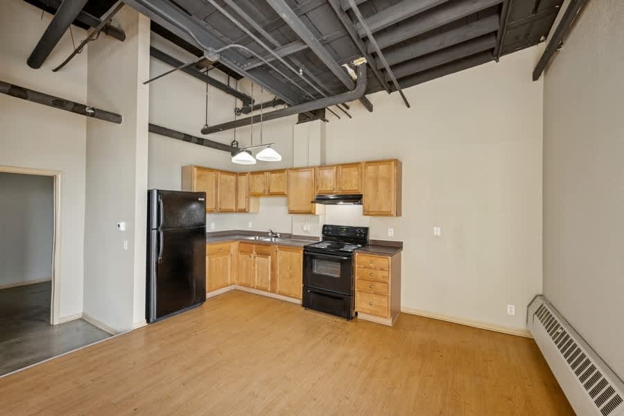 Photos and Video of Commerce Building Apartments in St. Paul, MN