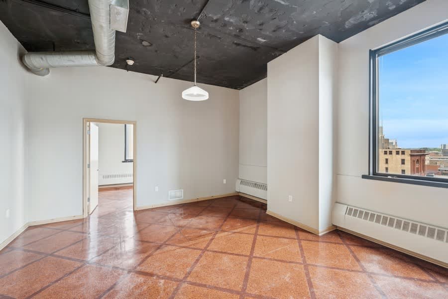Photos and Video of Commerce Building Apartments in St. Paul, MN
