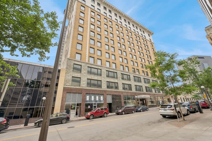 Photos and Video of Commerce Building Apartments in St. Paul, MN