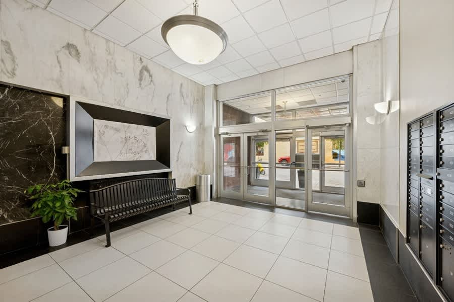 Photos and Video of Commerce Building Apartments in St. Paul, MN