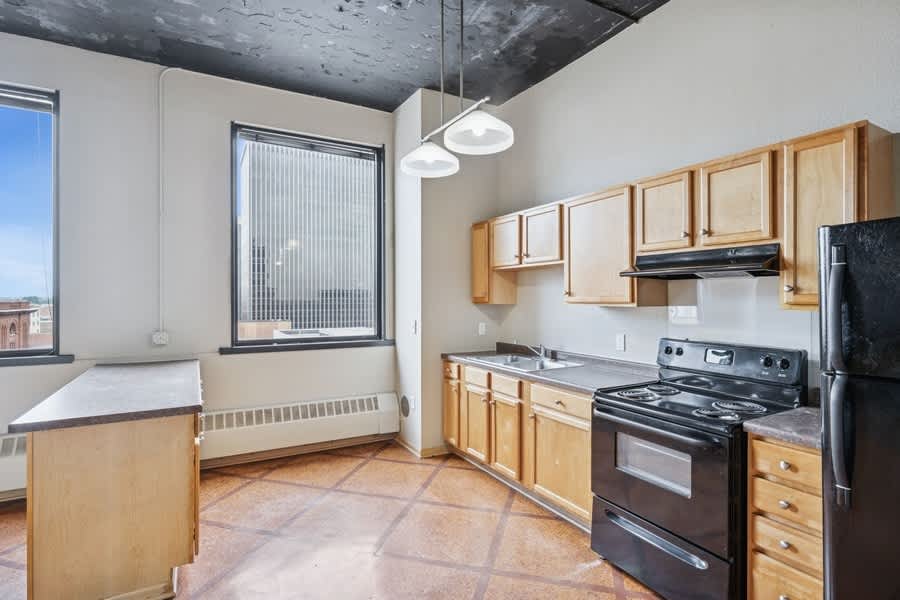 Photos and Video of Commerce Building Apartments in St. Paul, MN