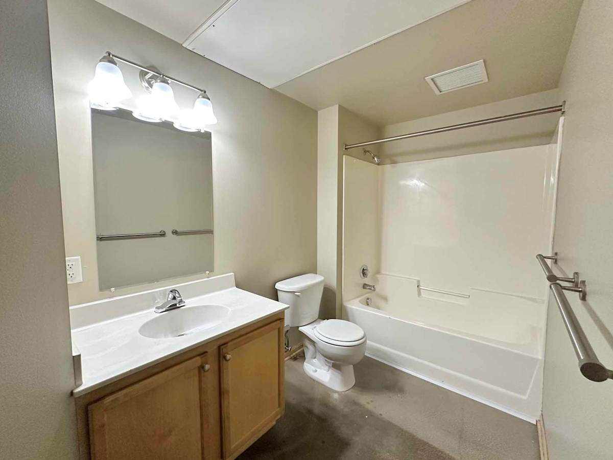 Photos and Video of Commerce Building Apartments in St. Paul, MN