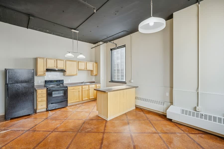 Photos and Video of Commerce Building Apartments in St. Paul, MN