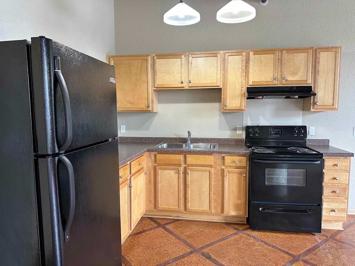 Photos and Video of Commerce Building Apartments in St. Paul, MN