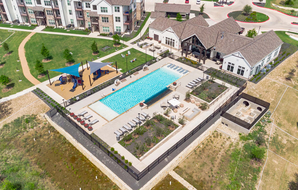 Apartments for Rent in Manor TX | Crossroad Commons