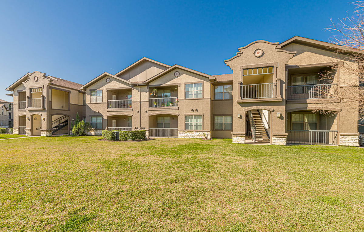 Photos of the Mission at Baytown Apartments in Baytown, TX