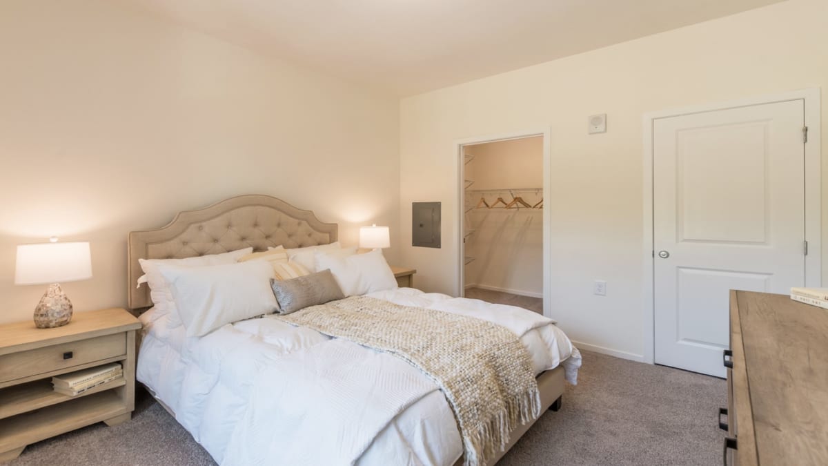 Low Income Apartments for Rent in Decatur, GA | The Meridian