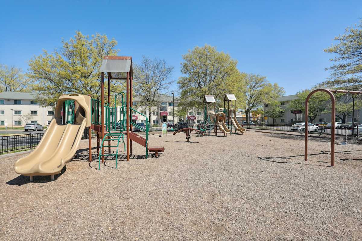 Photos and Video of Murraygate Villages in Alexandria, VA