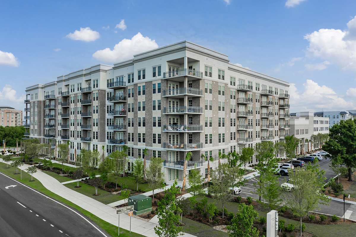 Mount Pleasant Apartments | Legacy Patriots Point | Gallery