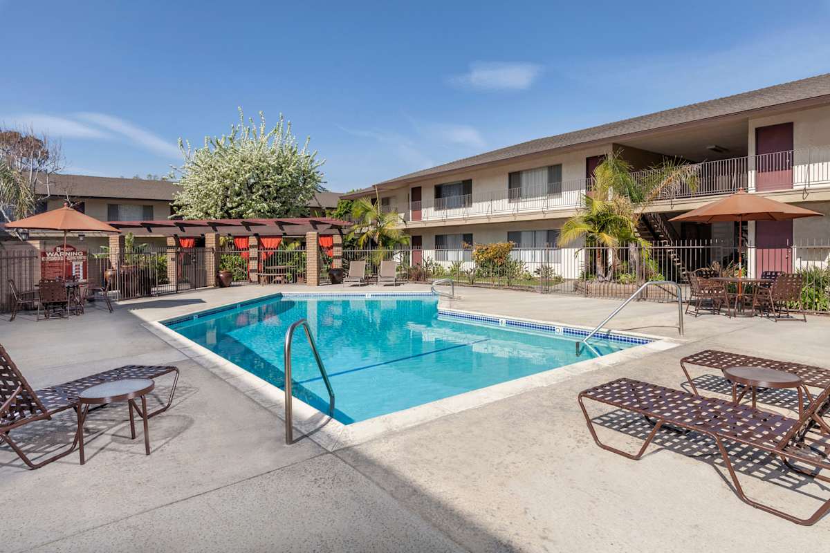 Property details for Casa De Portola Apartments from FDC Management, Inc.