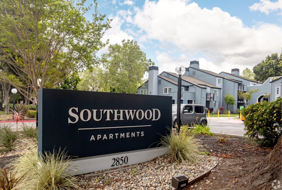 Photos and Video of Southwood Apartments in Palo Alto, CA
