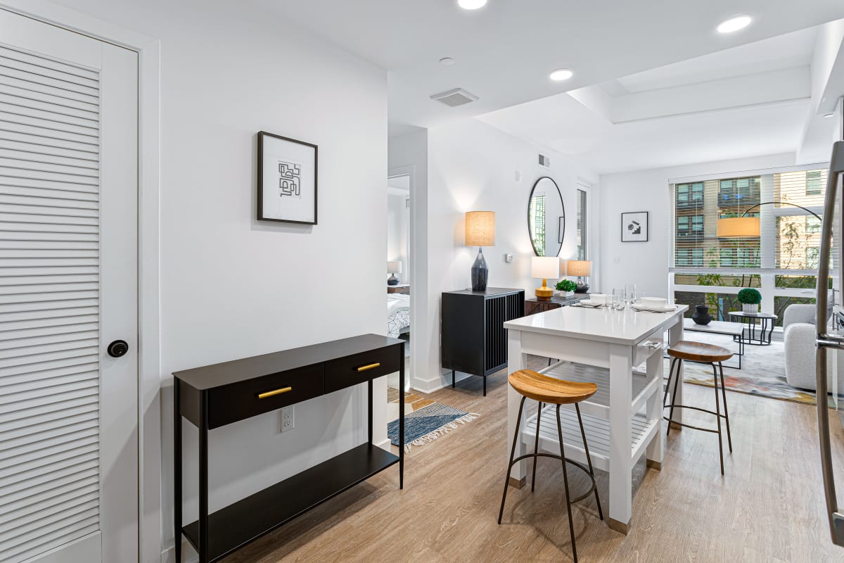 Photos and Video of The Grayson in Alexandria, VA