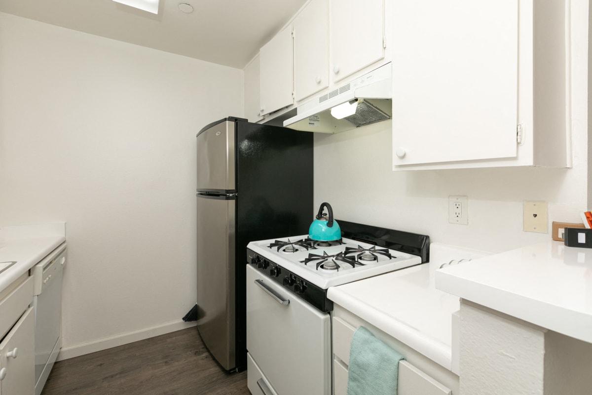 Photos and Video of Wilshire Catalina Ritz in Los Angeles, CA