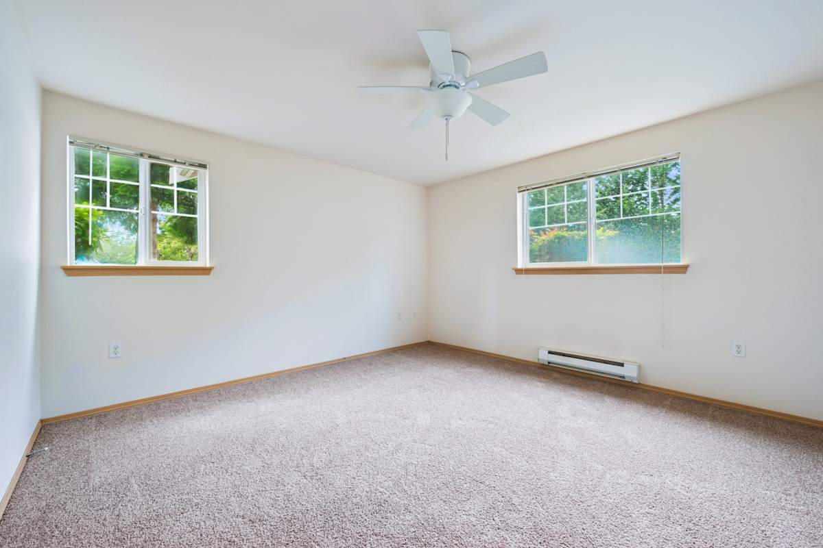 Photos and Video of Abbey Rowe in Olympia, WA