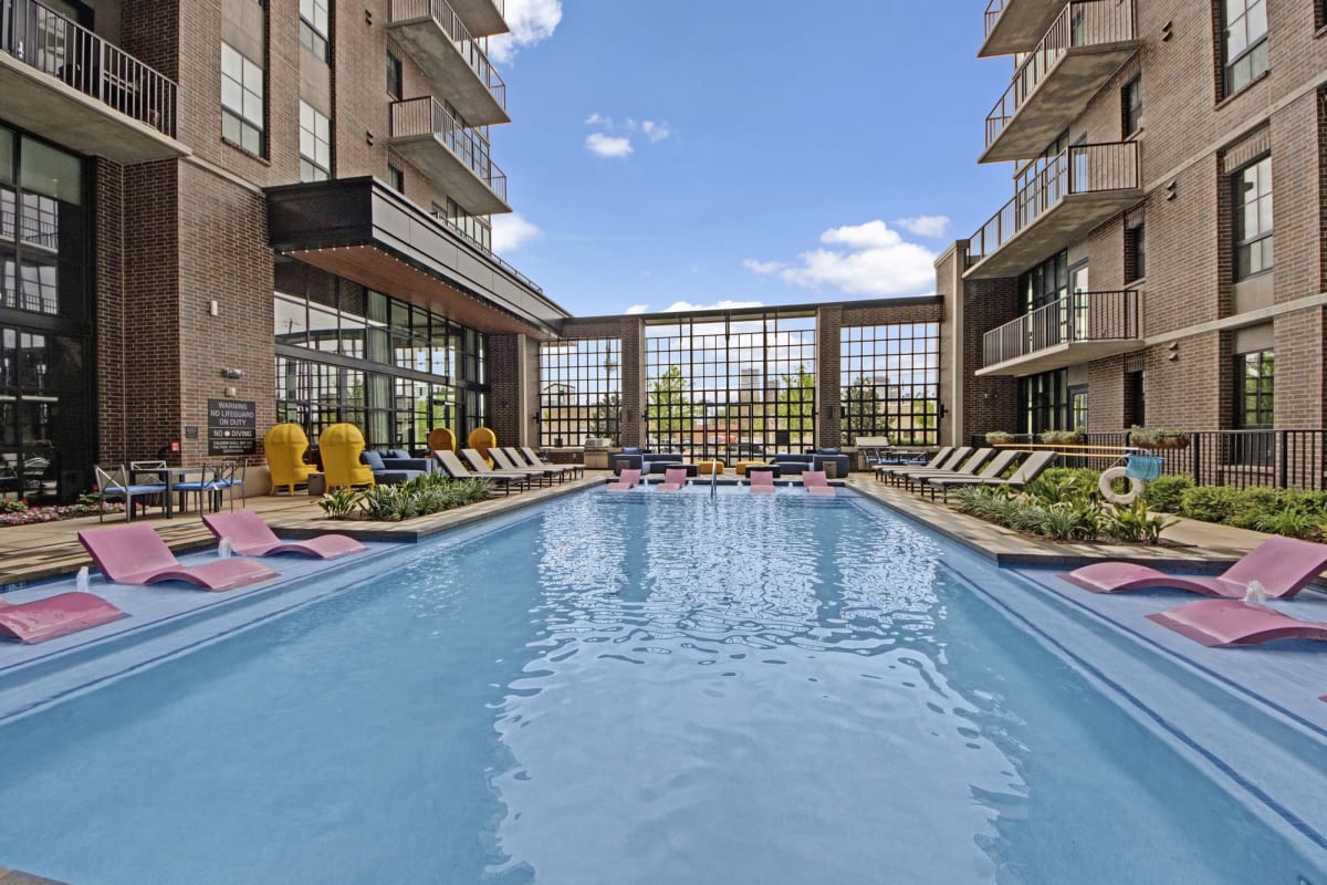 Luxury Apartment Rentals in Downtown Dallas | The Case Building