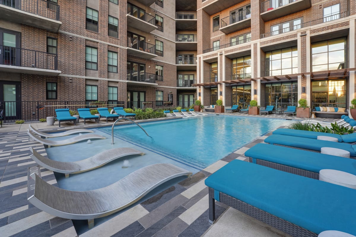 Luxury Apartment Rentals in Downtown Dallas | The Case Building