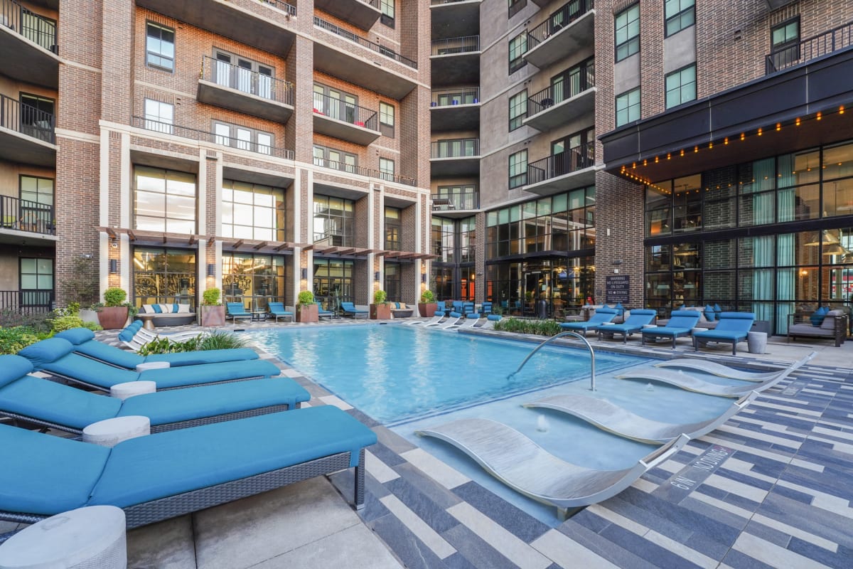 Luxury Apartment Rentals in Downtown Dallas | The Case Building