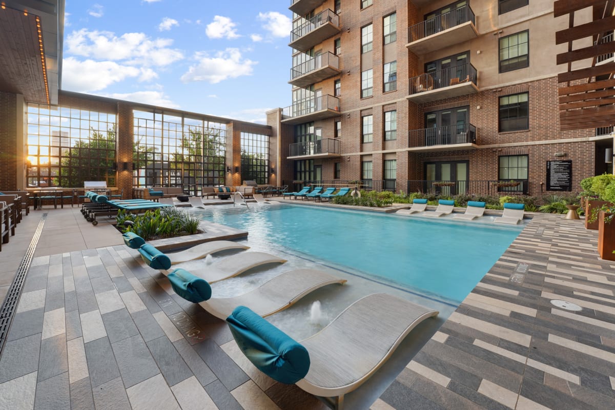 Luxury Apartment Rentals in Downtown Dallas | The Case Building