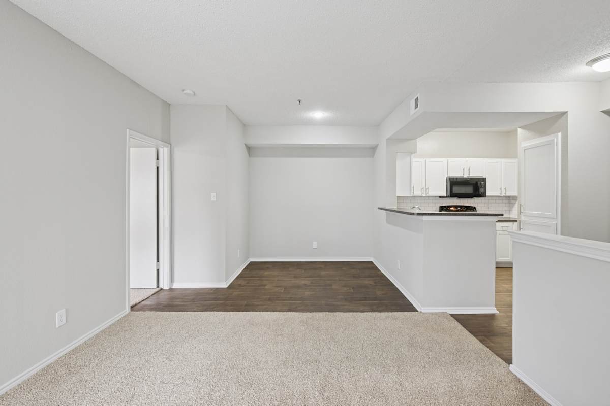 Property details for Jefferson Place in Irving, TX