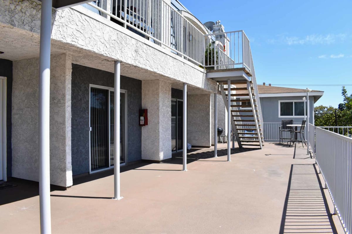 Photos and Video of 810 Main Street Apartments in El Segundo, CA