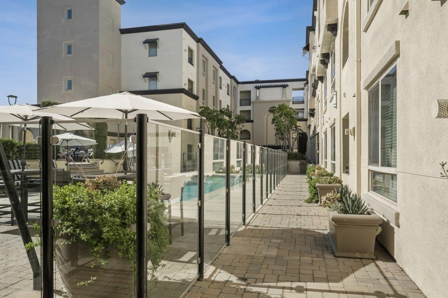 Northridge Apartments | Apartments CSUN | Meridian Place Northridge
