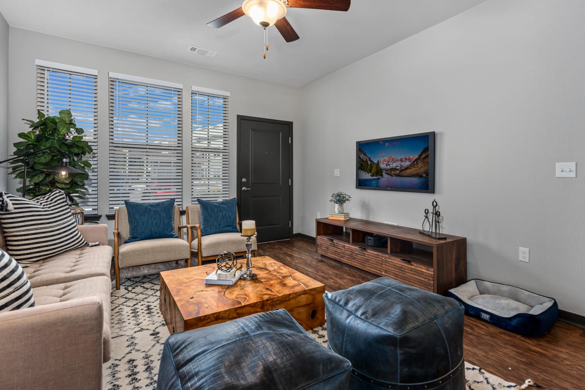 Castle Rock Apartment Homes | Apartments Near Castle Rock CO | Ridge ...