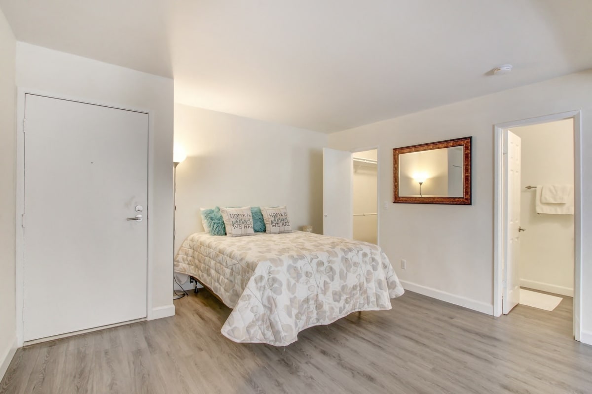 Photos and Video of Villa La Paloma in Reseda, CA