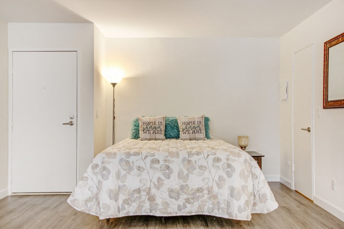 Photos and Video of Villa La Paloma in Reseda, CA